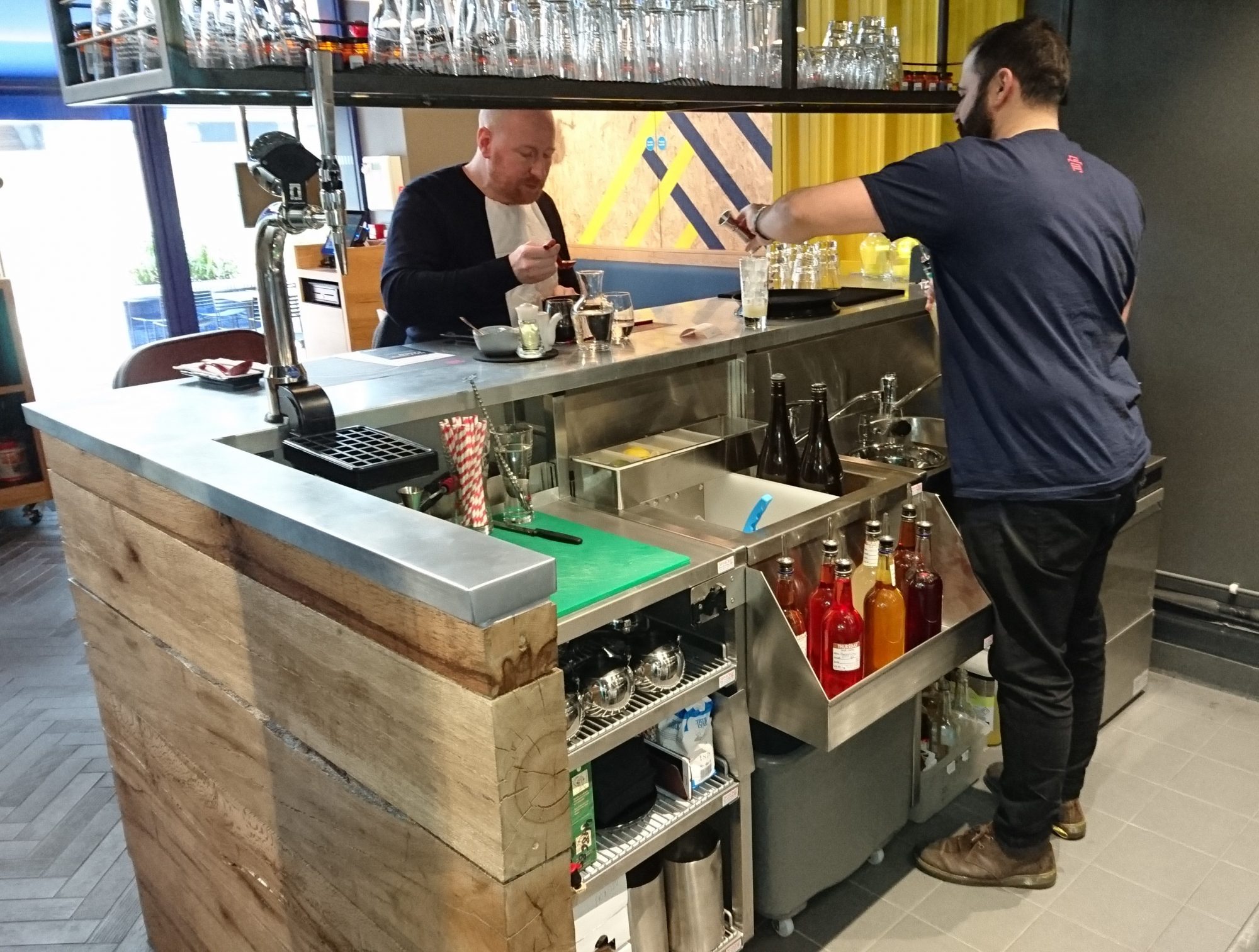 Cocktail Stations | Cocktail Bar Stations | Servaclean