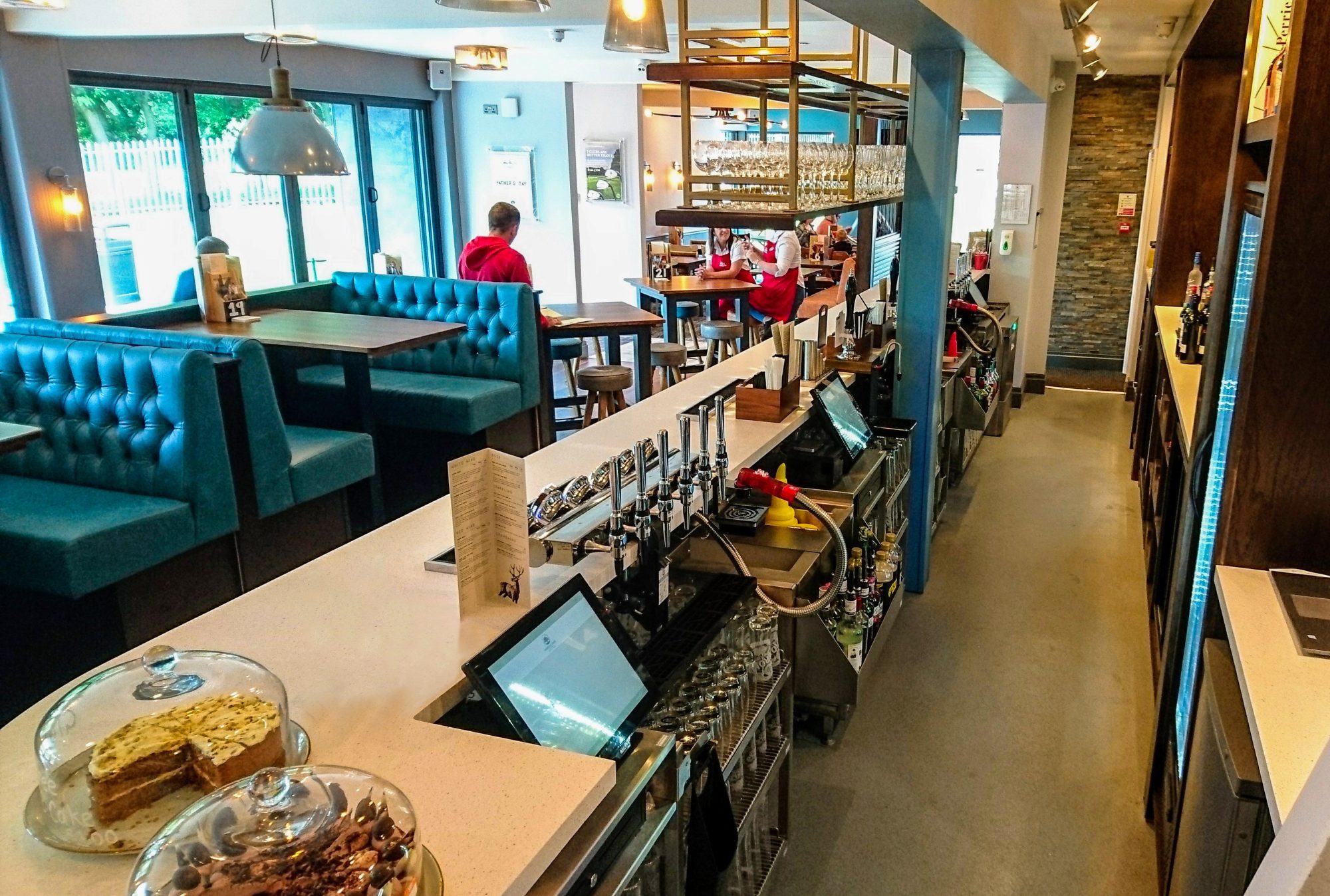 What to consider behind your bar - Servaclean Bar Systems